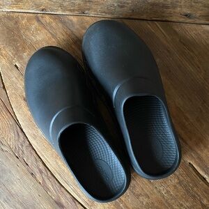 OOFOS | Shoes | Oofos Recovery Clogs | Poshmark
